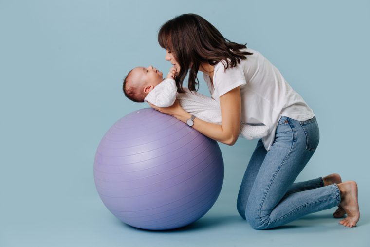 What are the skills that crawling helps develop in my child? - Kinedu Blog